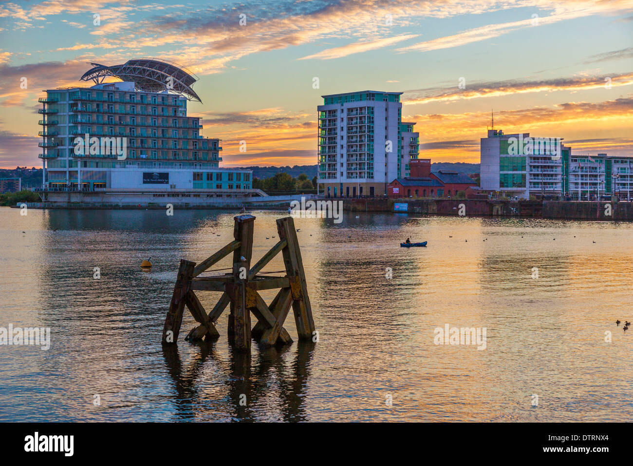 Cardiff bay sunrise hi-res stock photography and images - Alamy
