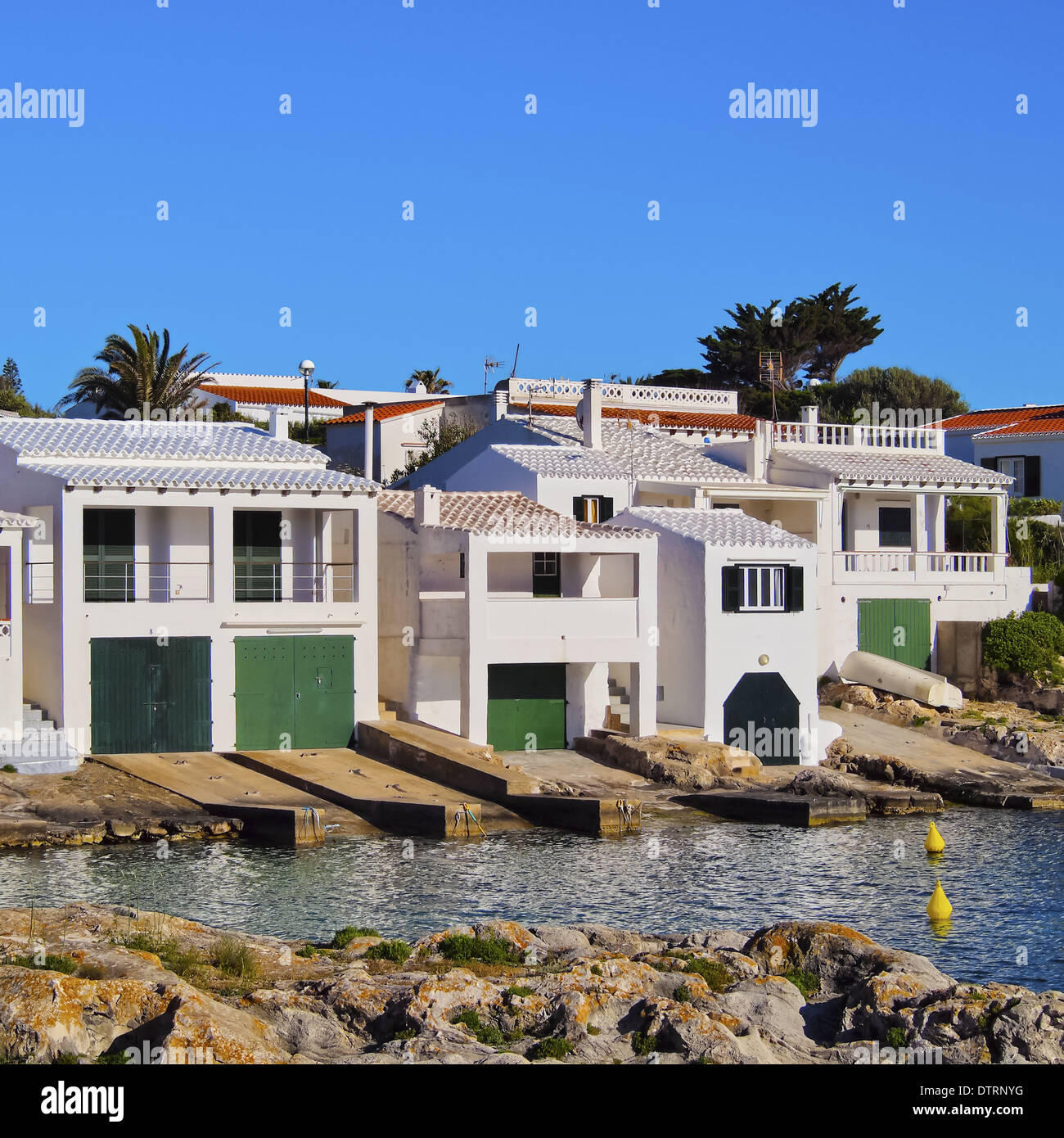 Whitewashed houses hi-res stock photography and images - Alamy