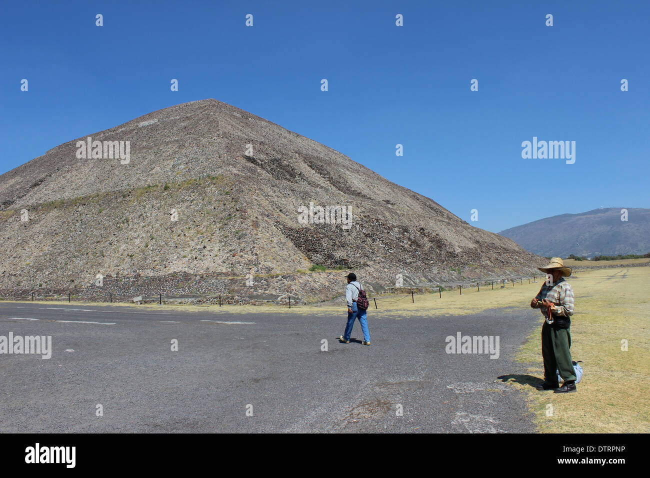 Pyramid Sun Aztec Monument Teotihuacan Stock Photos & Pyramid Sun Aztec ...