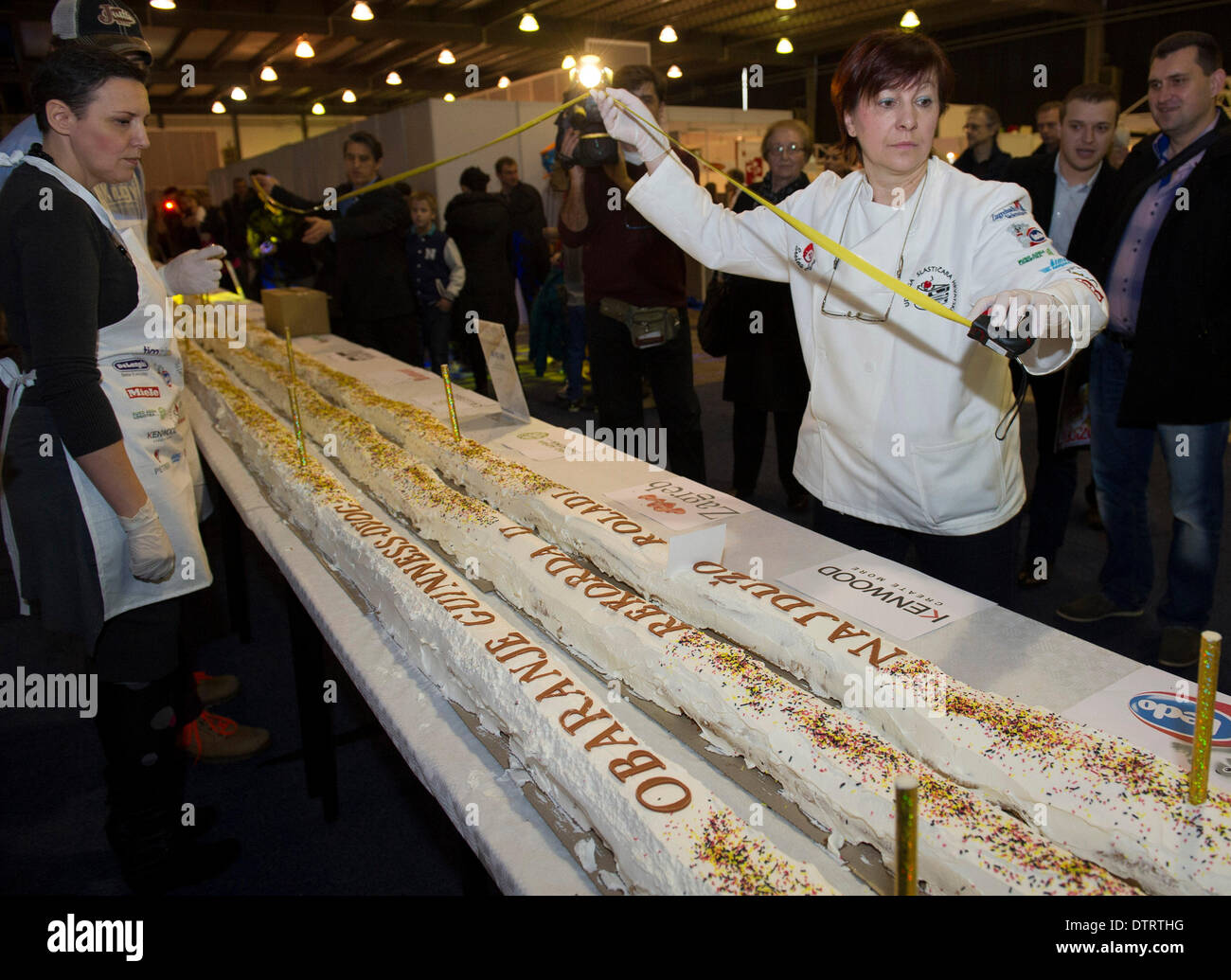 Guinness cake hi-res stock photography and images - Alamy