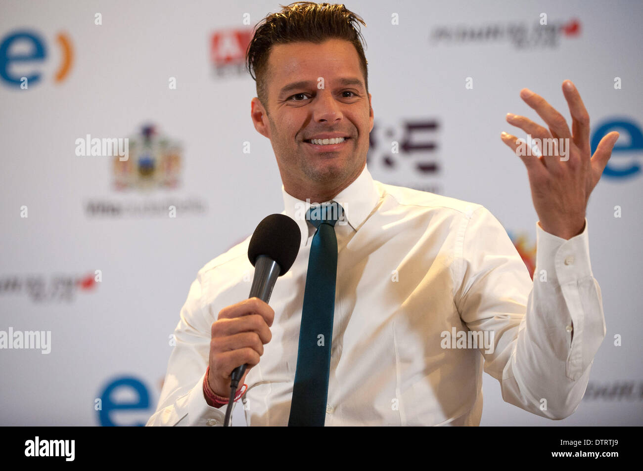 Ricky martin puerto rican singer hi-res stock photography and images ...