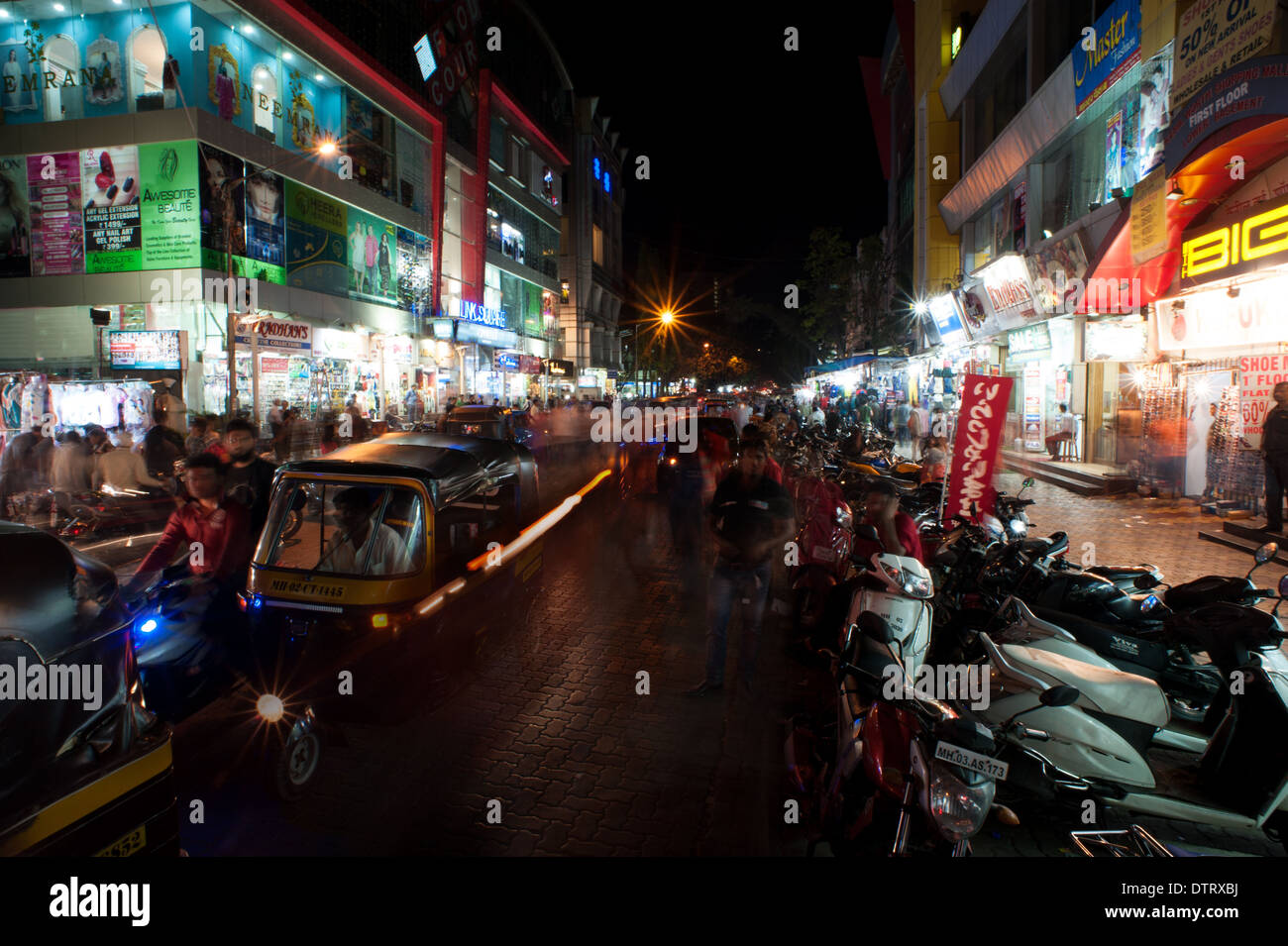 Linking road mumbai mumbai hi-res stock photography and images - Alamy