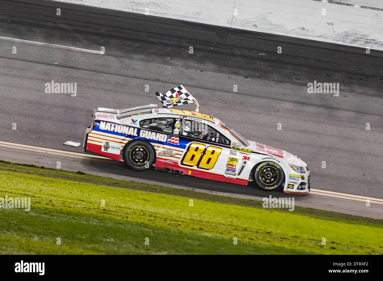 Dale earnhardt jr daytona 500 2014 hi-res stock photography and images ...