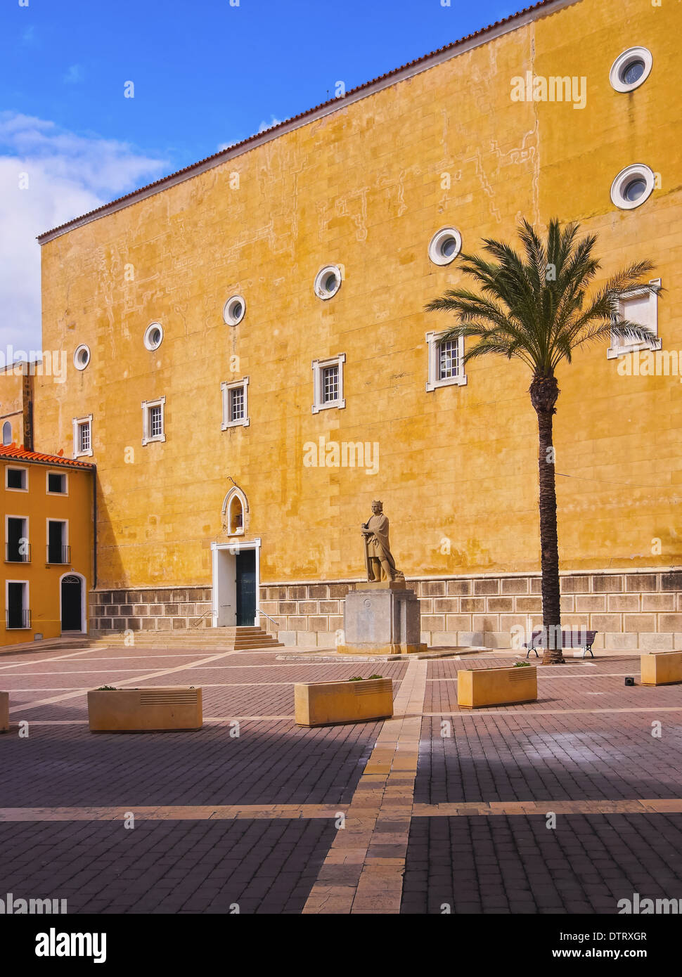 Mao sculpture hi-res stock photography and images - Alamy