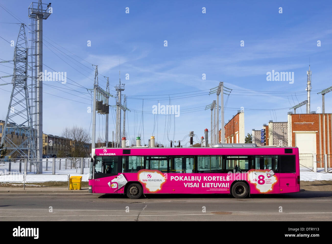 Pink bus hi-res stock photography and images - Alamy