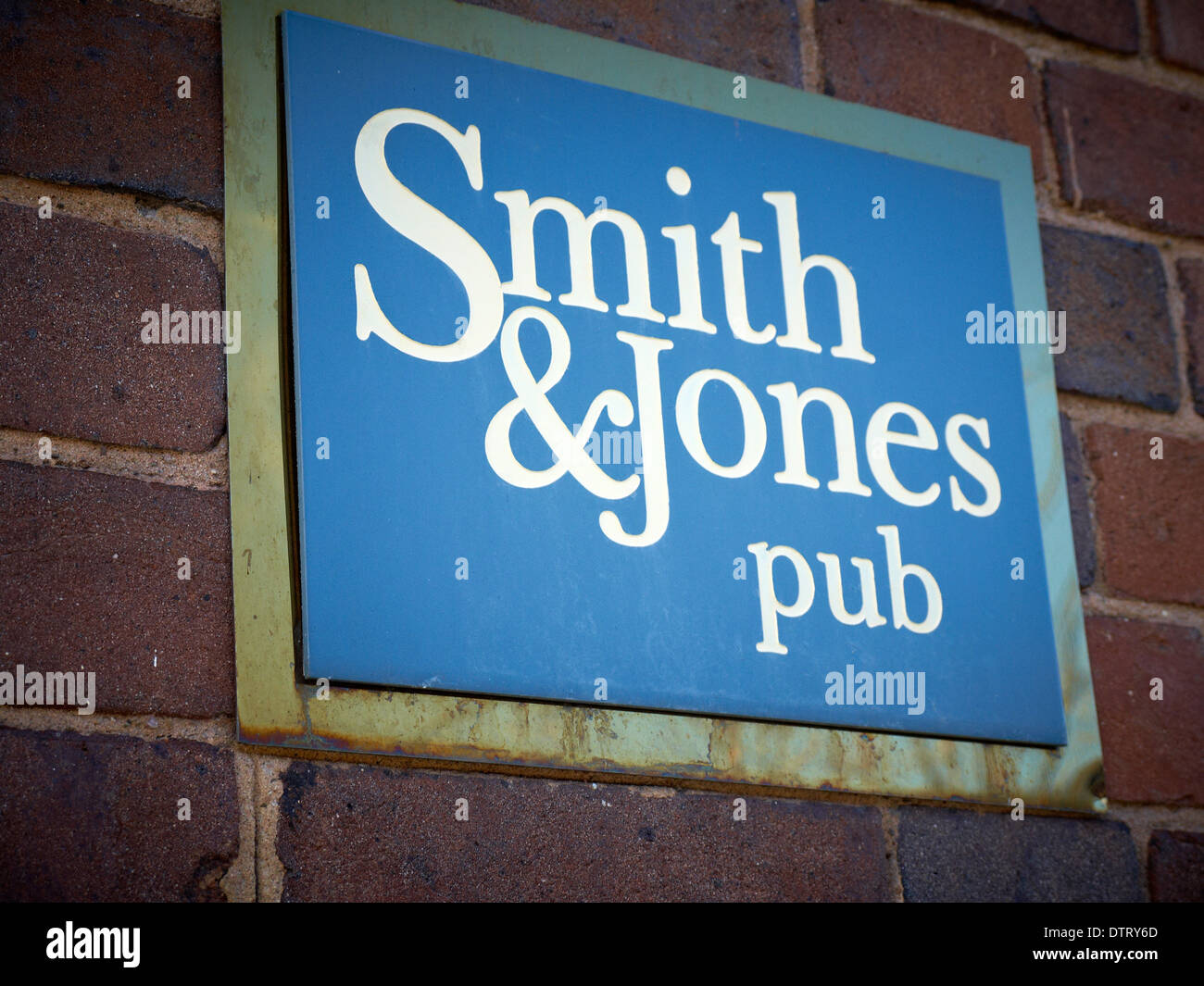 The smith house sign hi-res stock photography and images - Alamy