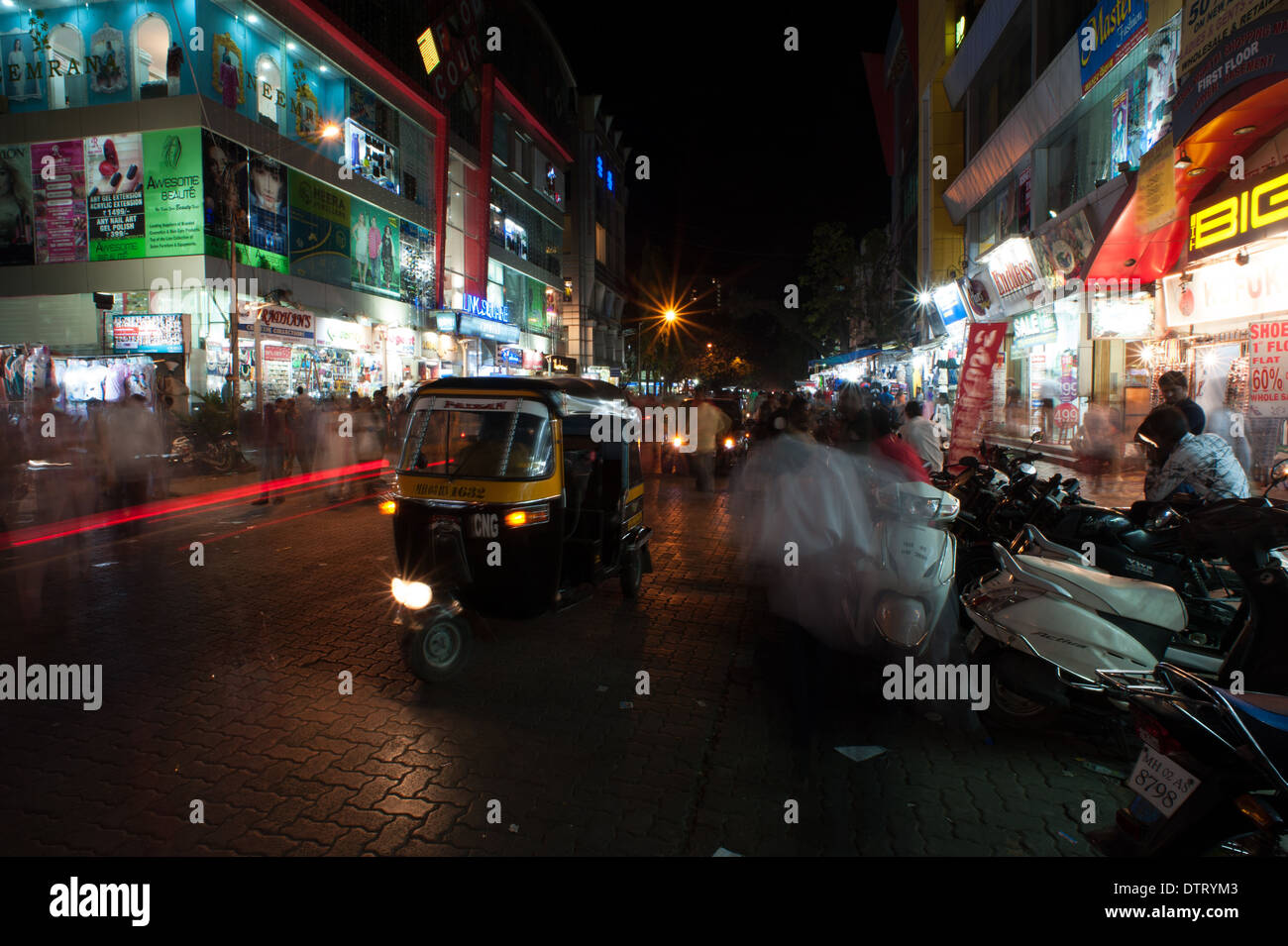 Linking road mumbai mumbai hi-res stock photography and images - Alamy