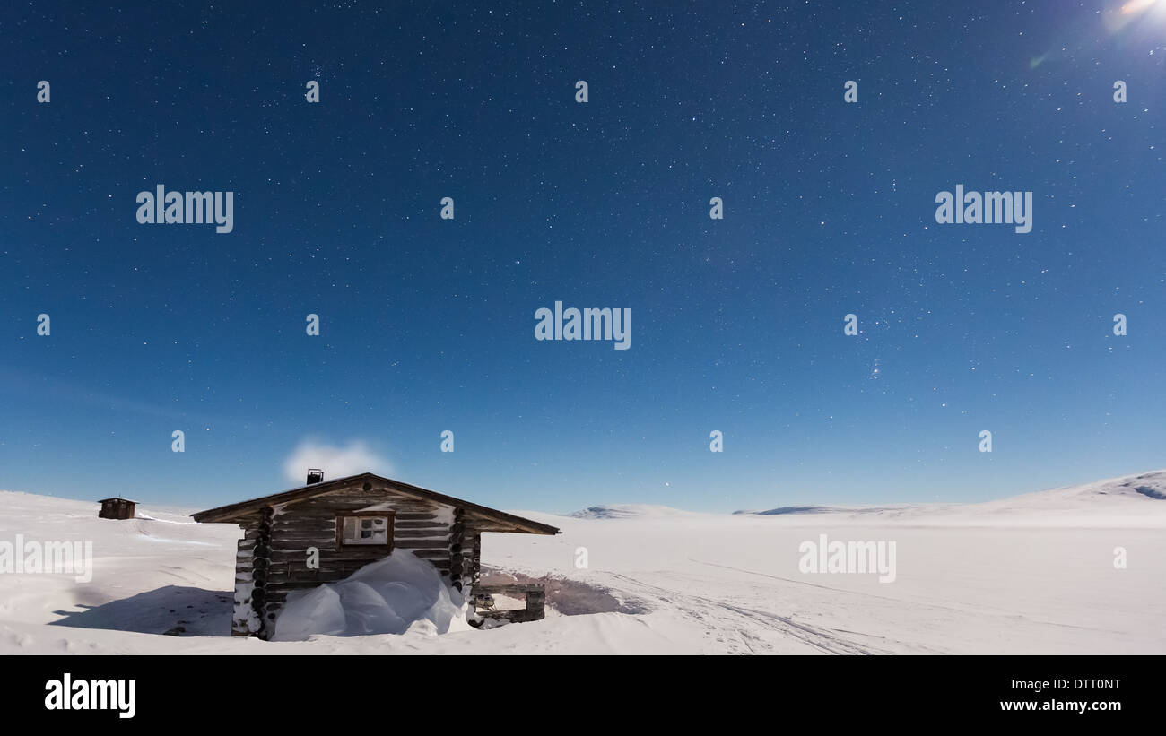 Wilderness at night hi-res stock photography and images - Alamy