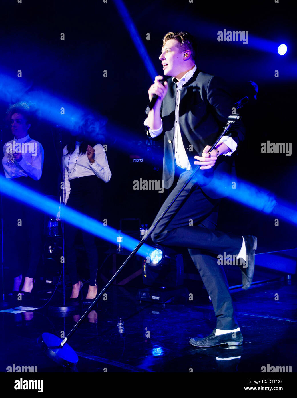 O2 shepherds bush 02 empire hi-res stock photography and images - Alamy
