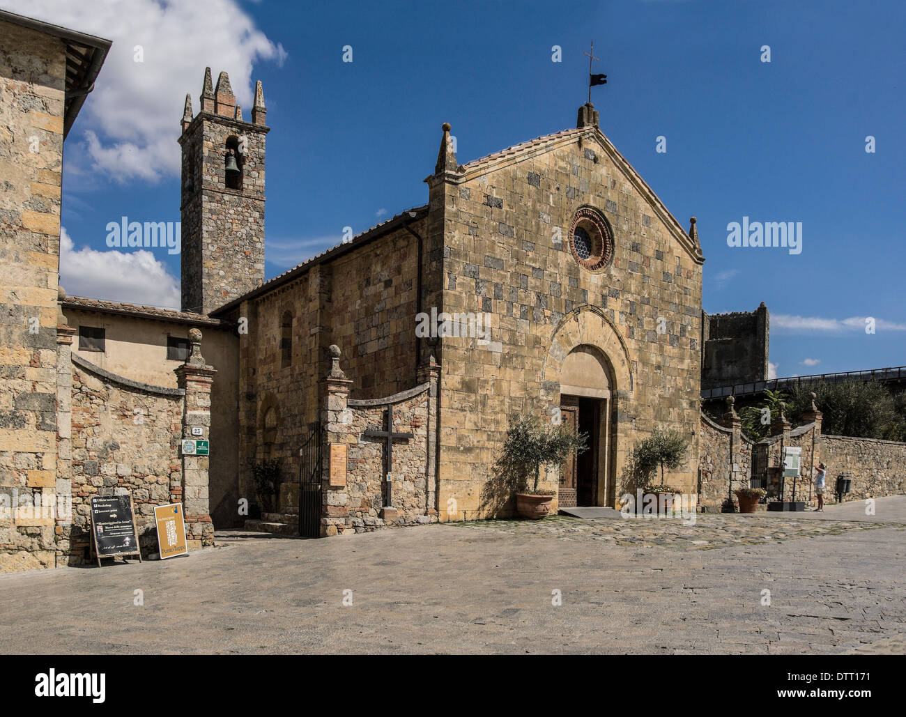 Toscana italian medieval villages hi-res stock photography and images ...