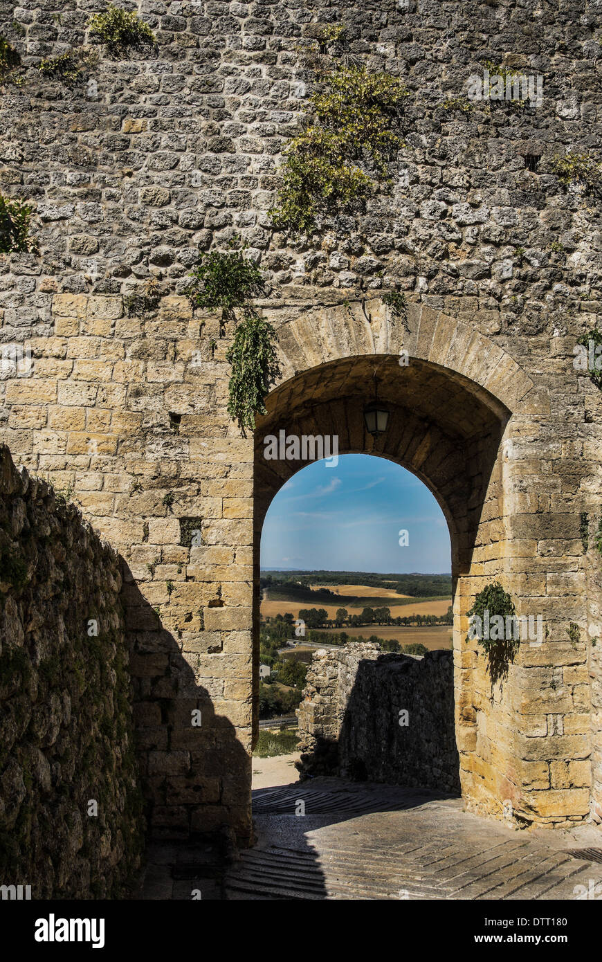 Gateway in the fortified perimeter wall of Monteriggioni medieval ...