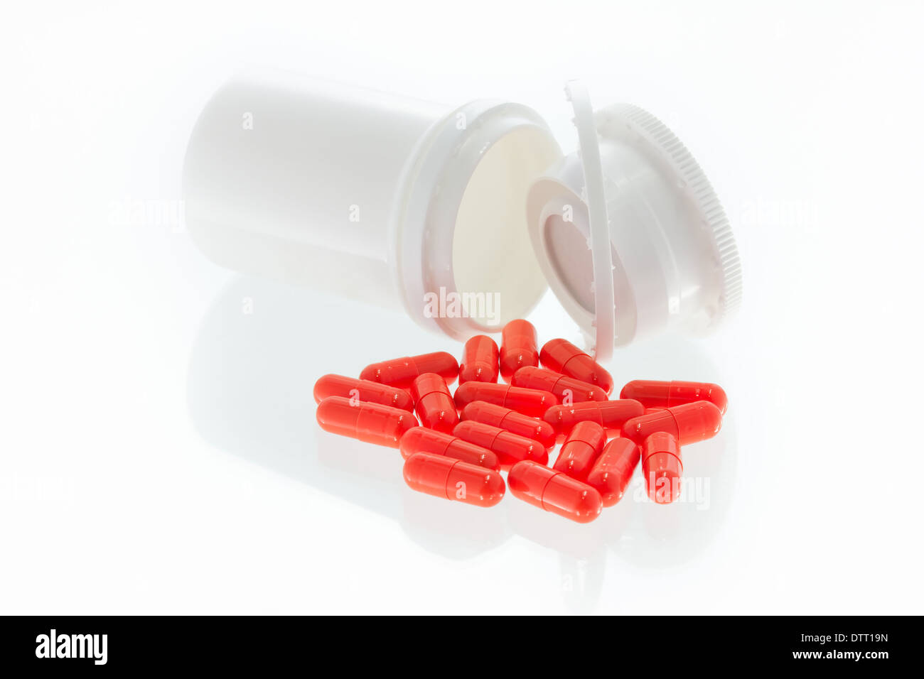 Red pill bottle hi-res stock photography and images - Alamy