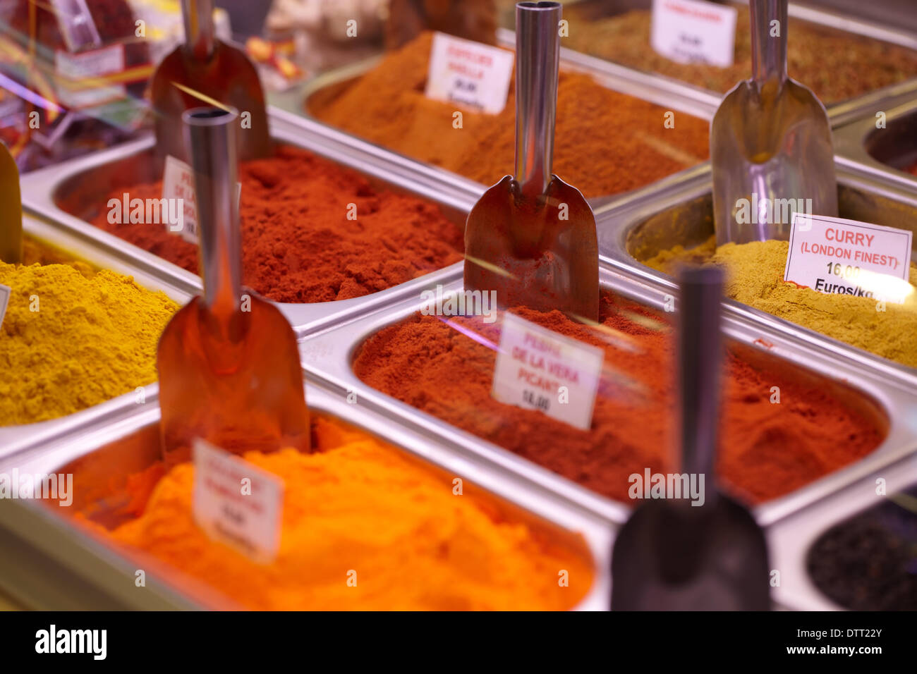 Traditional spices market in Barcelona Stock Photo - Alamy