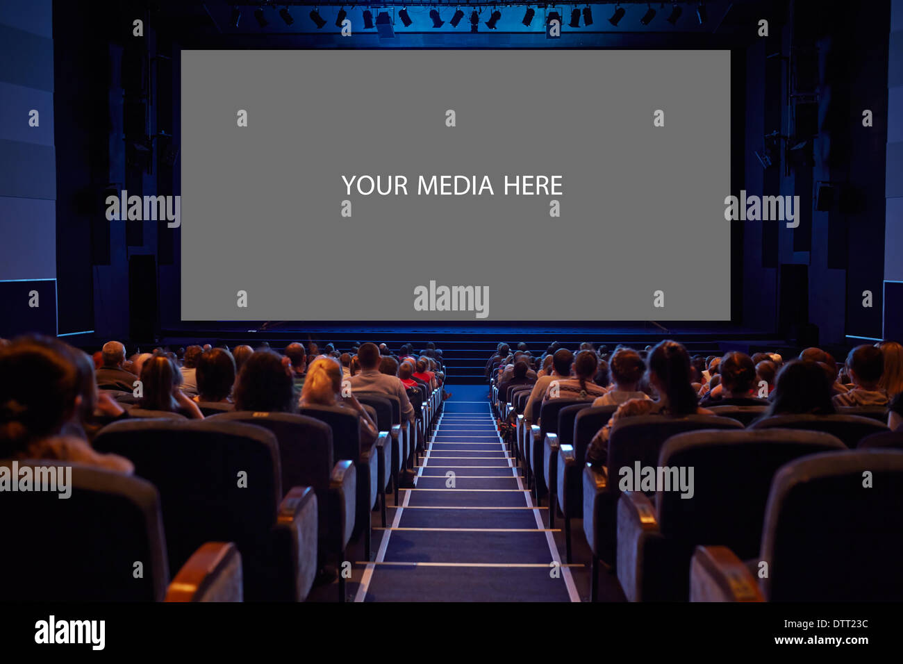 Cinema audience hi-res stock photography and images - Alamy