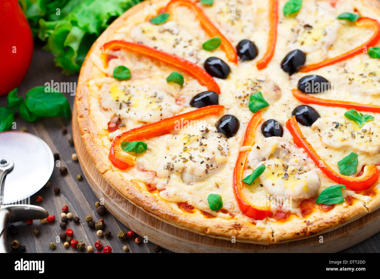 Chicken pepper pizza hi-res stock photography and images - Alamy
