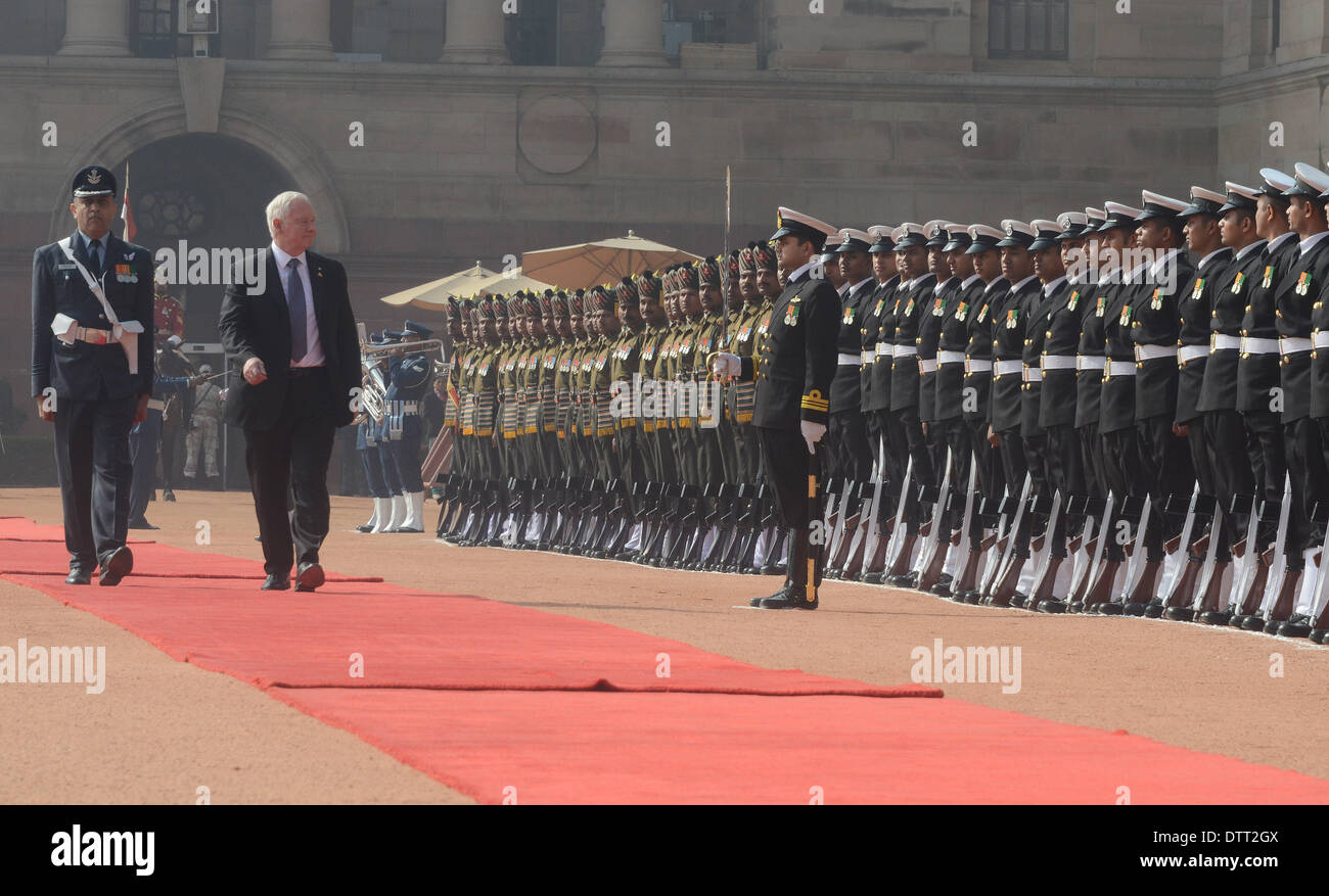 New Delhi, India. 24th Feb, 2014. Canada's Governor General David Johnston inspects honor guards ...