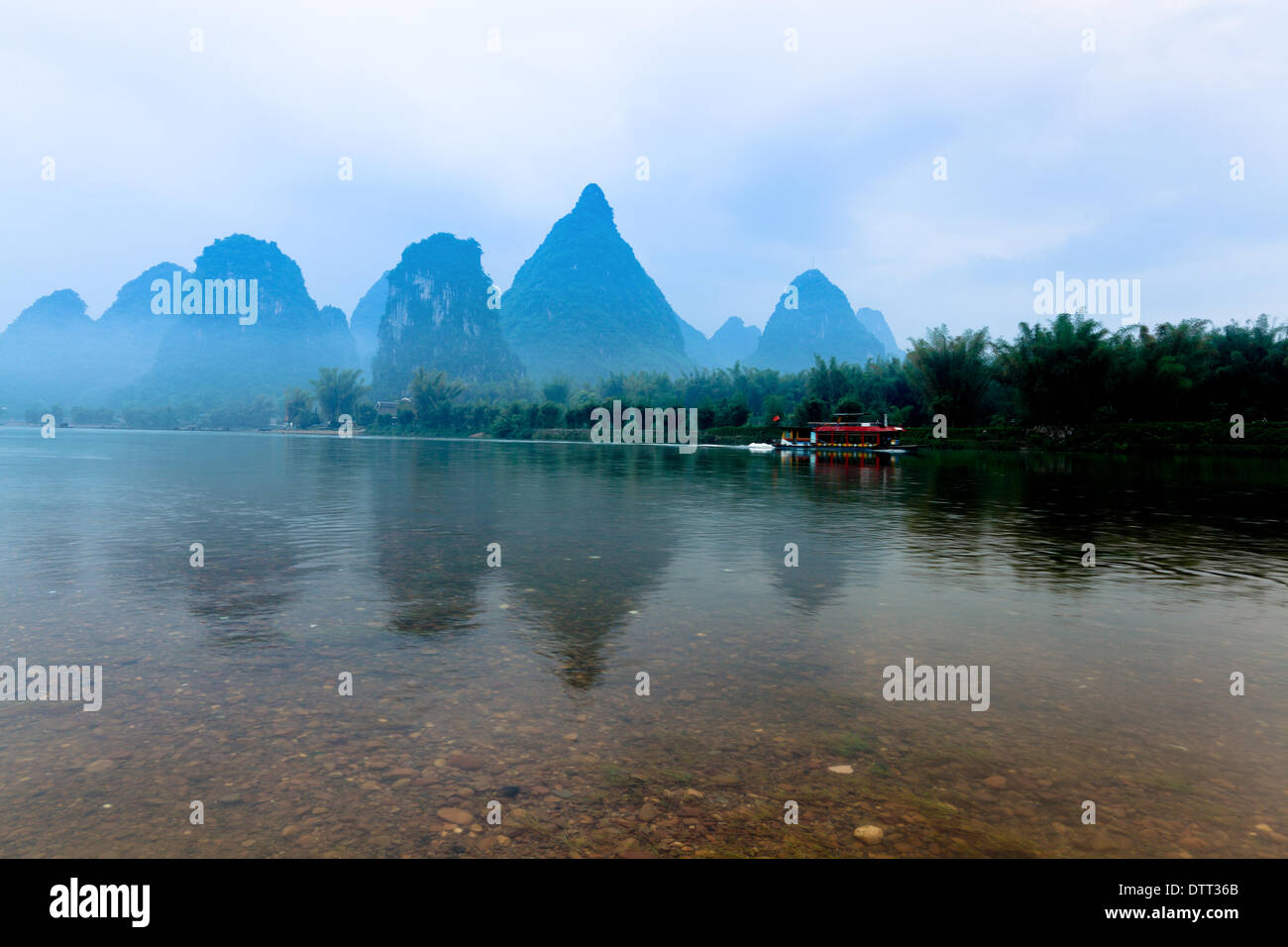 chinese guilin yangshuo landscape Stock Photo - Alamy