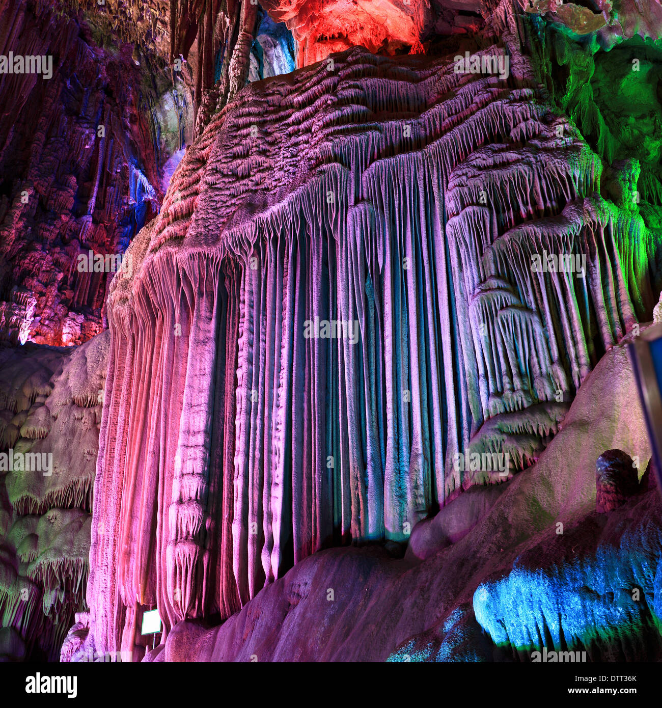 Cave pillar hi-res stock photography and images - Alamy