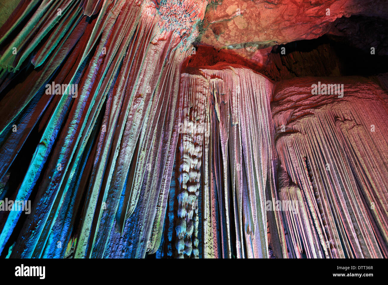 Cave pillar hi-res stock photography and images - Alamy