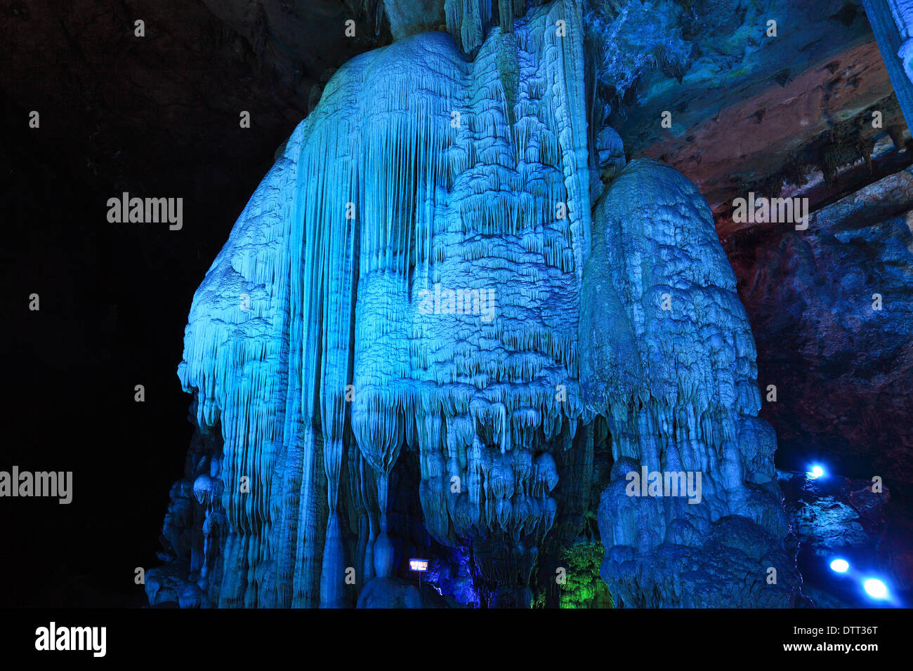 China hole cave hi-res stock photography and images - Alamy