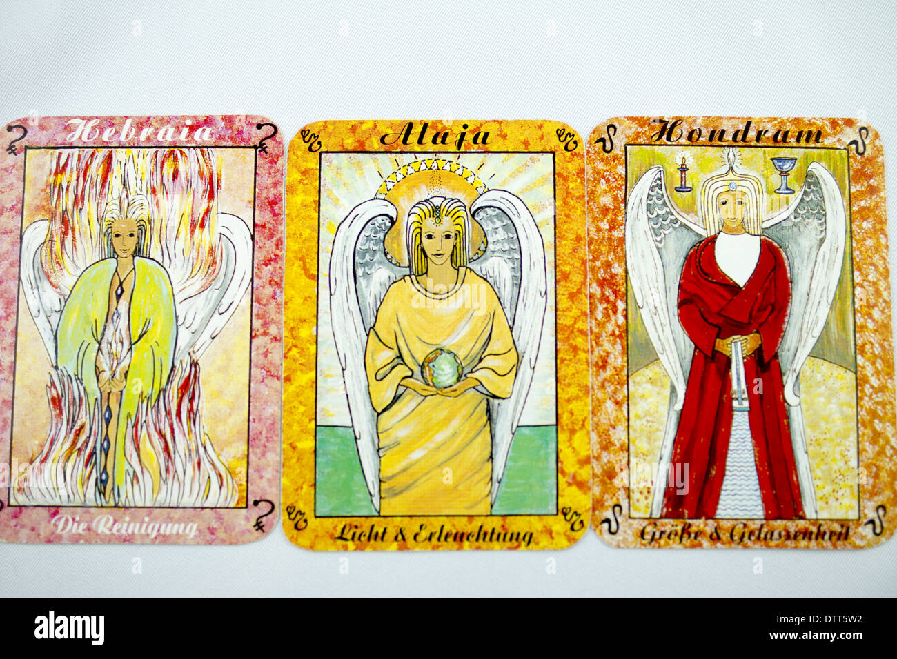 Read tarot cards hi-res stock photography and images - Alamy