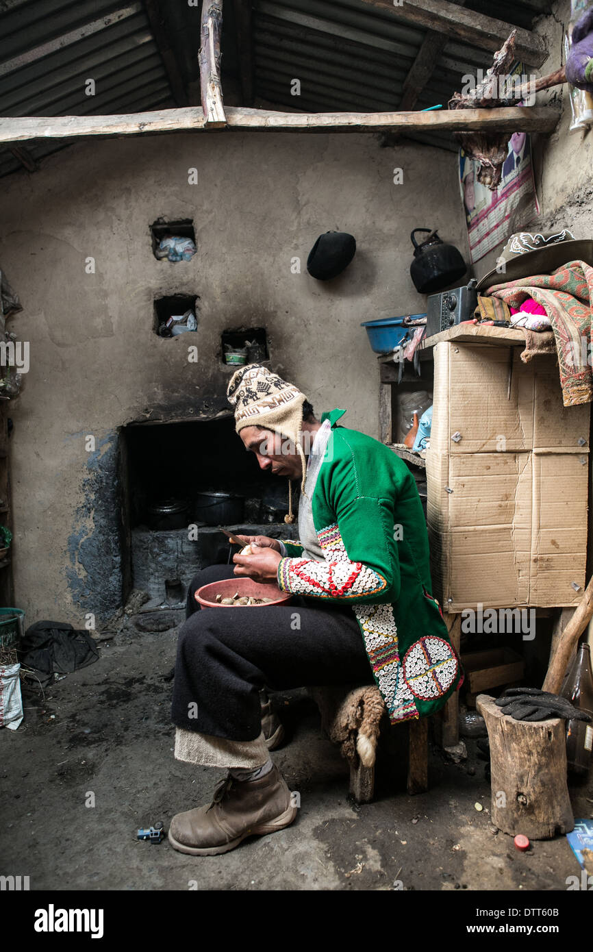 Indigenous man of the hole hi-res stock photography and images - Alamy