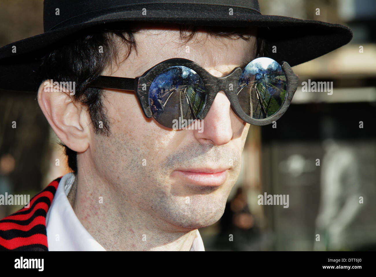 Manos Samartzis arriving at the Jil Sander runway show in Milan - Feb ...