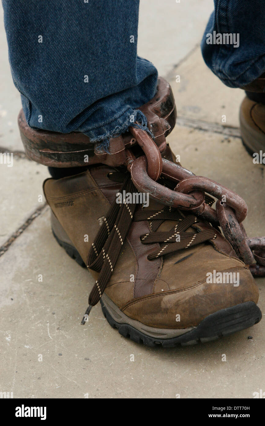 Leg shackles hi-res stock photography and images - Alamy