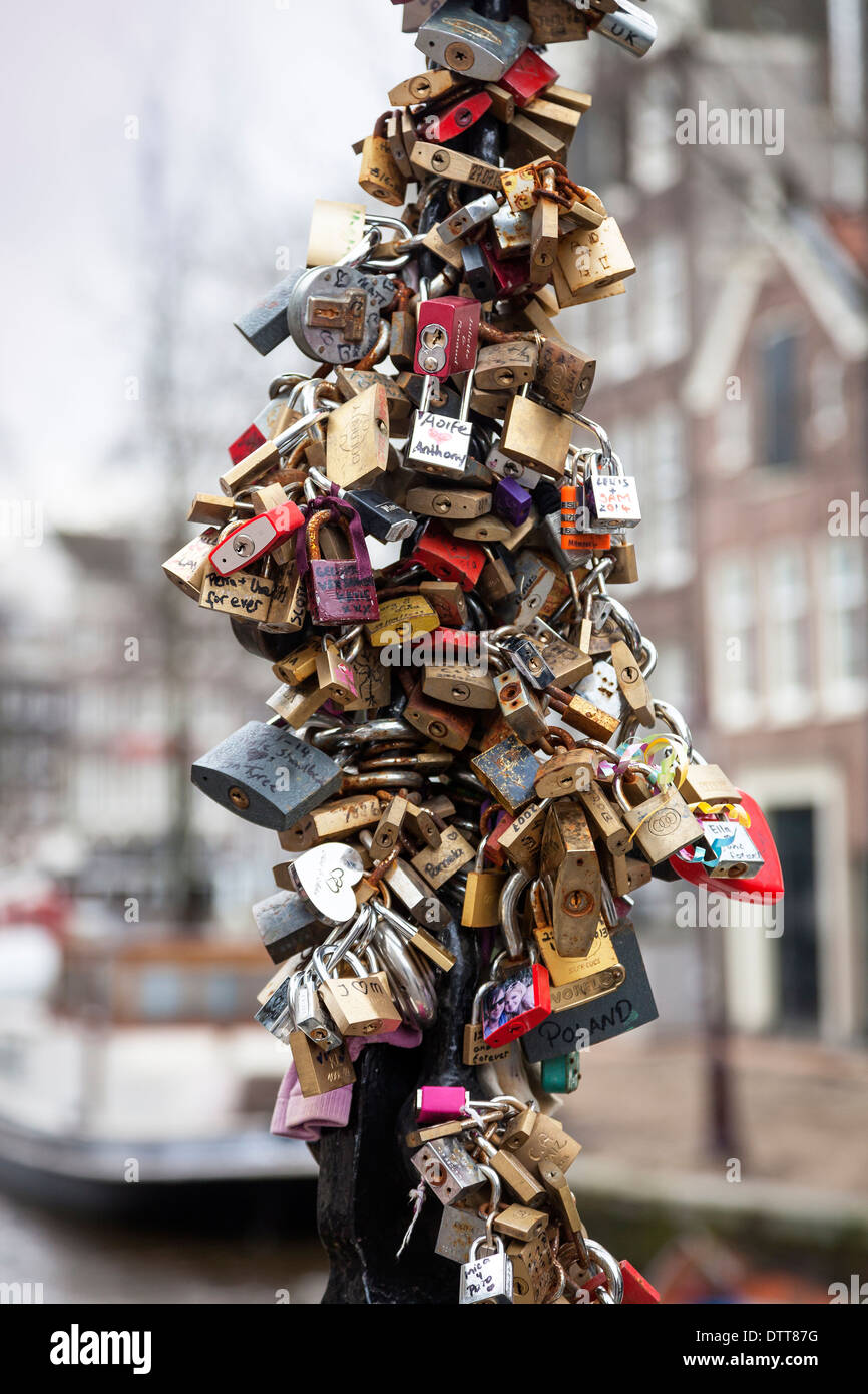 Padlocks attached to railing hi-res stock photography and images - Alamy