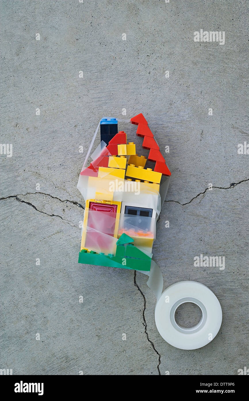 Fixing cracked concrete hi-res stock photography and images - Alamy