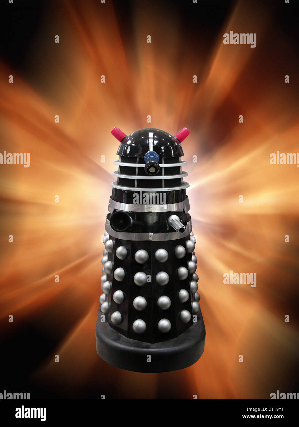 Dalek hi-res stock photography and images - Alamy