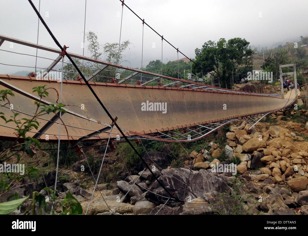 Hanoi. 24th Feb, 2014. Photo taken on Feb. 24, 2014 shows a collapsed ...