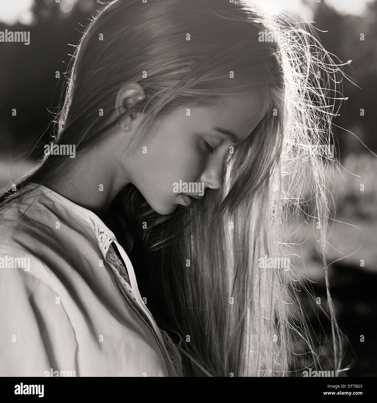 Side profile girl posing standing hi-res stock photography and images ...