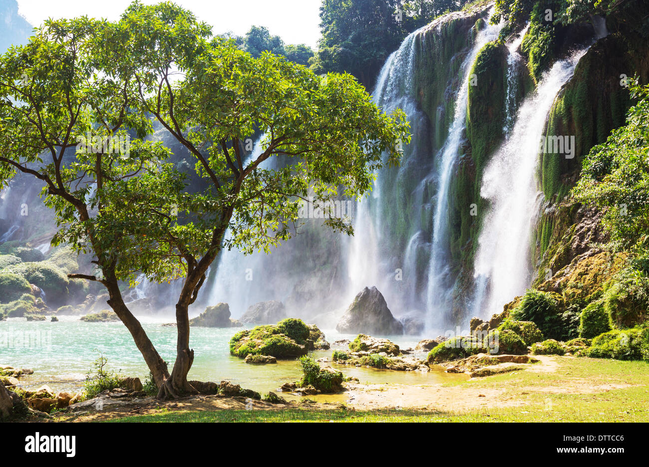 Vietnam ban gioc waterfall hi-res stock photography and images - Alamy