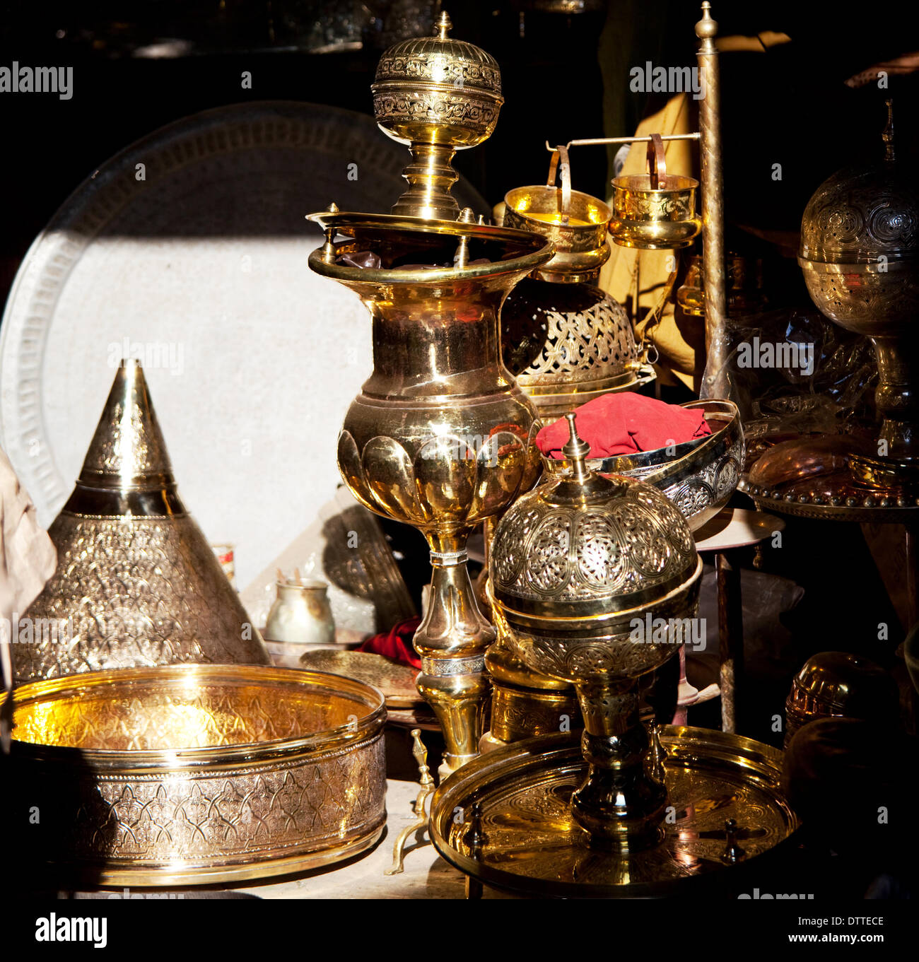 Moroccan copper craft hi-res stock photography and images - Alamy