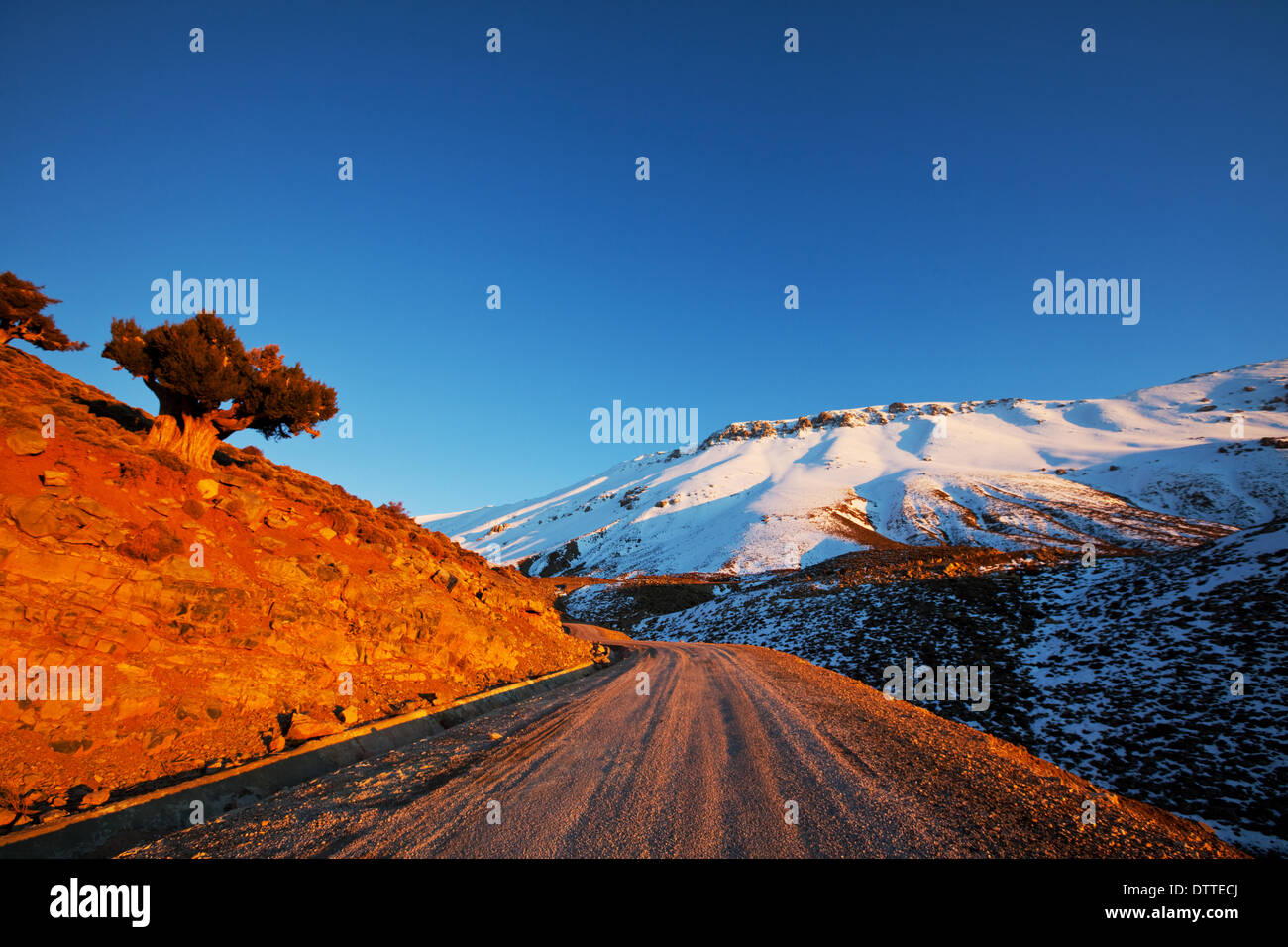 Moroccan mountains hi-res stock photography and images - Alamy