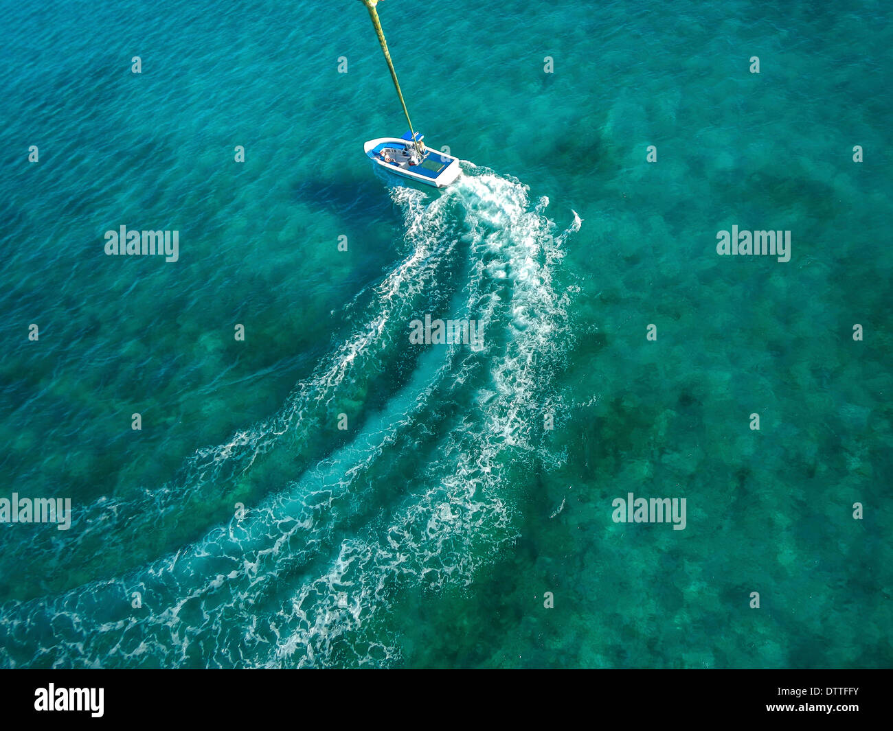 Speedboat in motion hi-res stock photography and images - Alamy