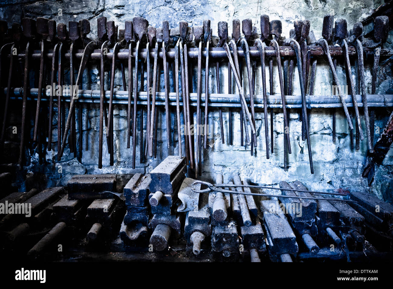 Tool bench hi-res stock photography and images - Alamy