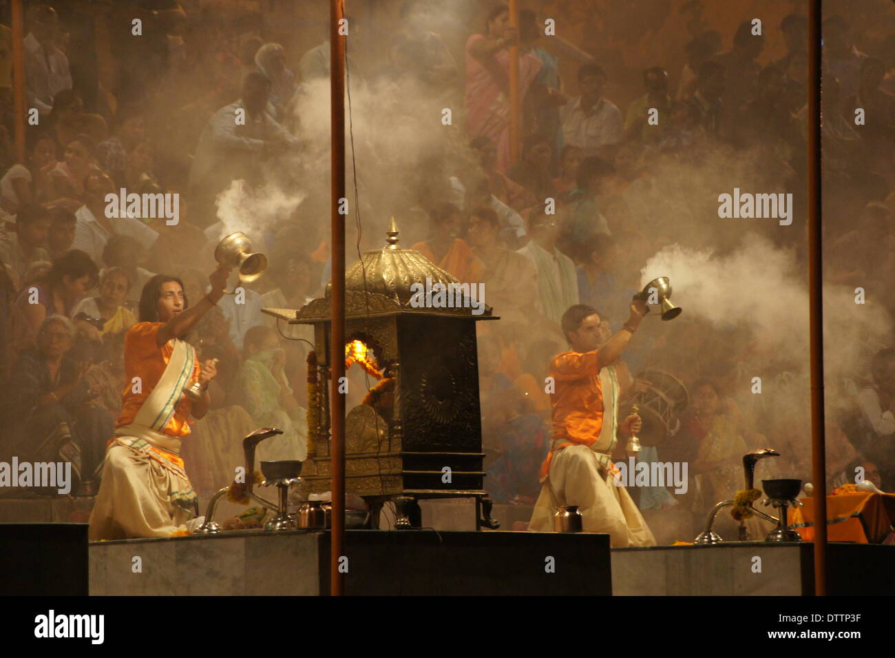 Aarti ceremony hi-res stock photography and images - Alamy