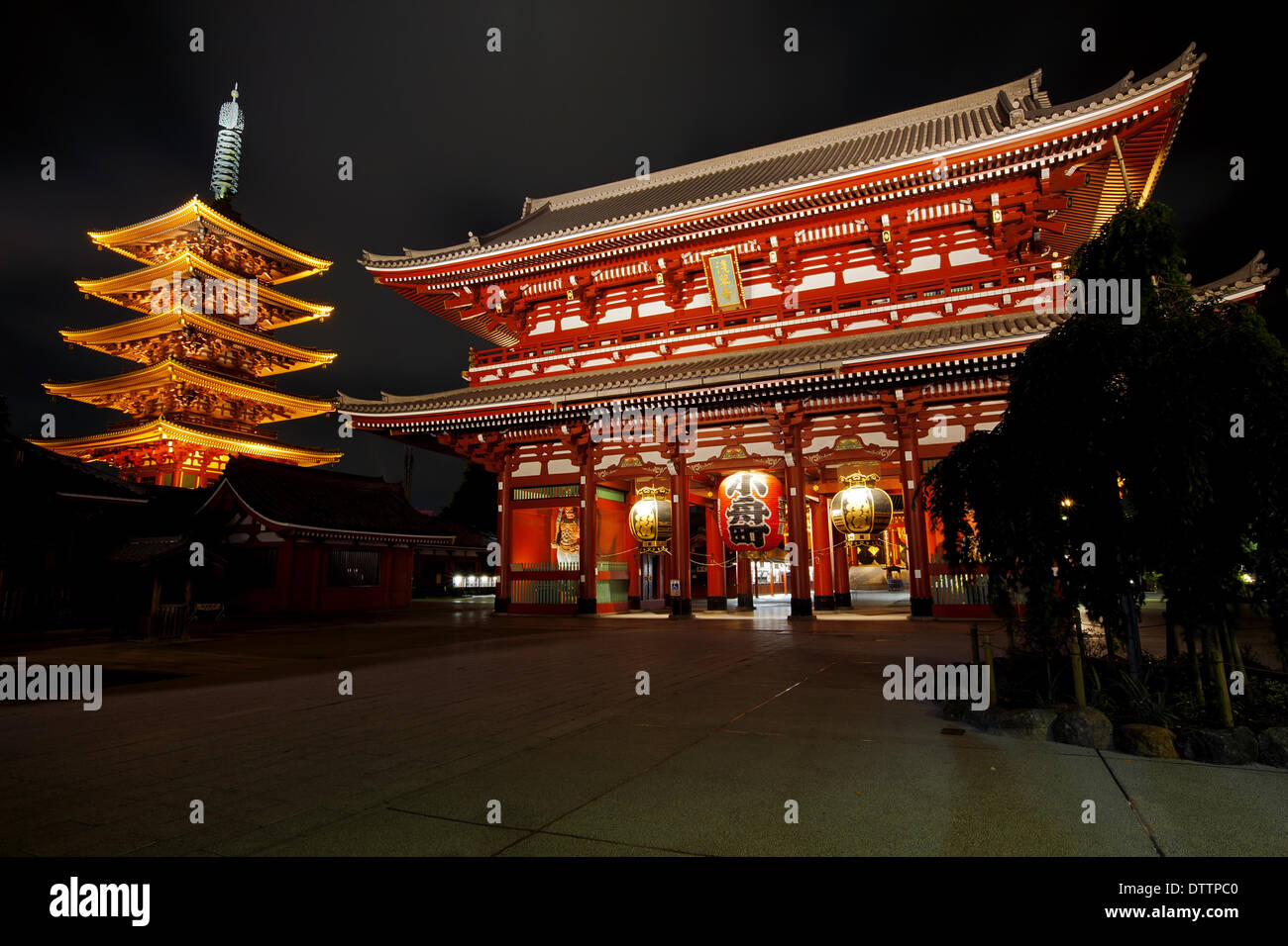 Asakusa temple hi-res stock photography and images - Alamy