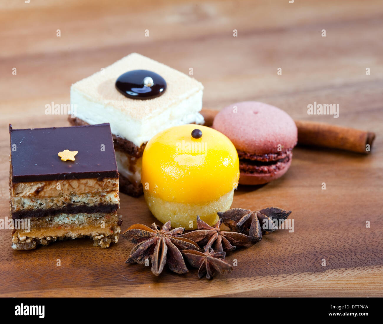 Tray cakes hi-res stock photography and images - Alamy