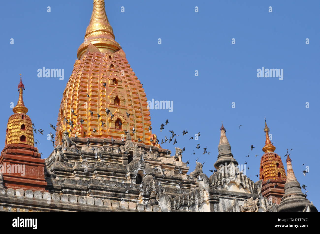 Ananda tempel hi-res stock photography and images - Alamy