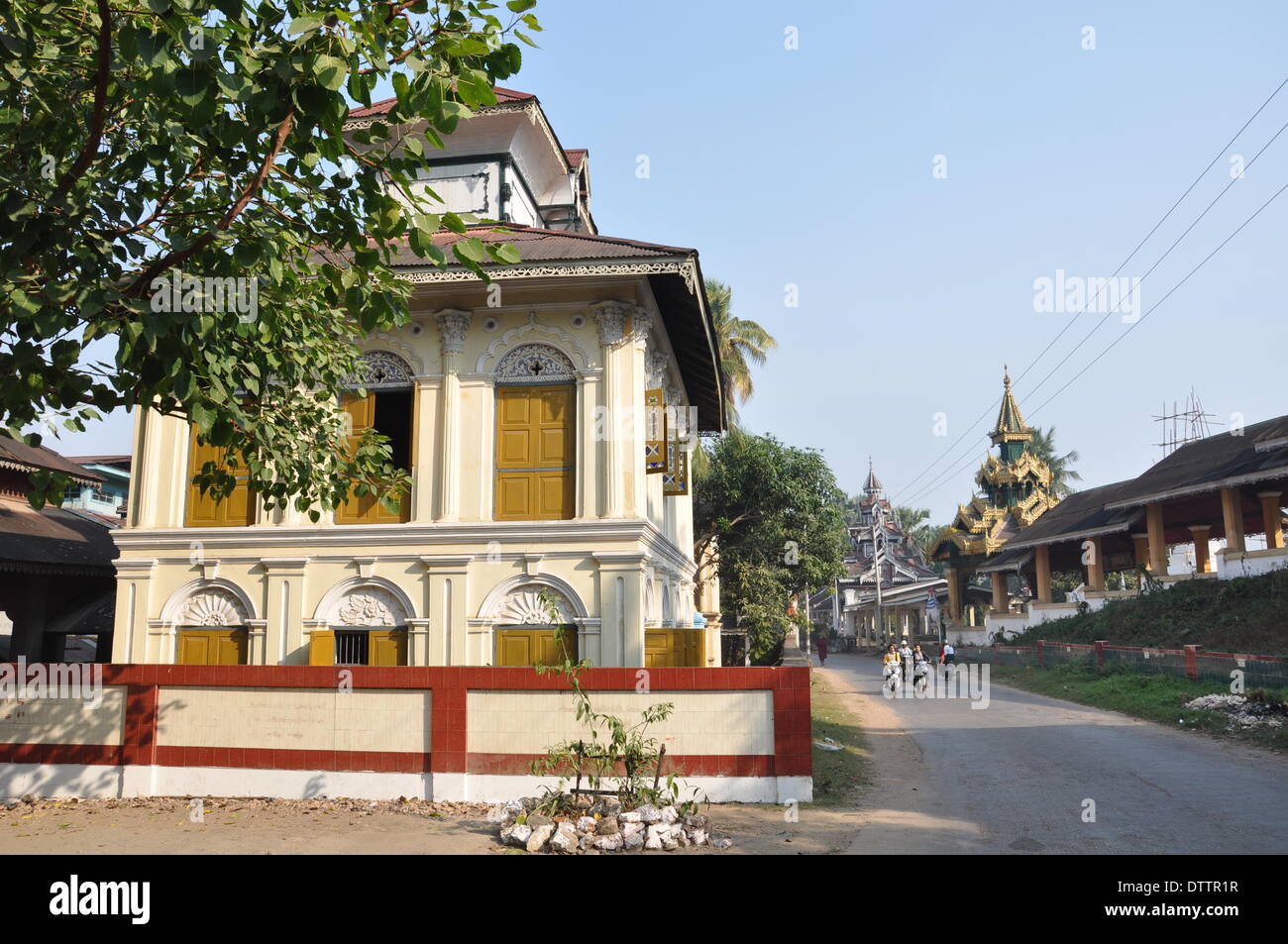 little town in burma Stock Photo - Alamy