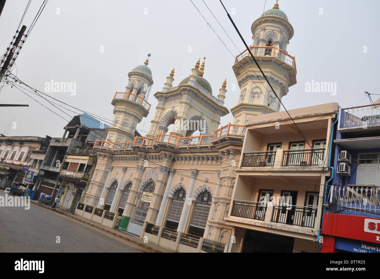 mosque in mawlamyaing,burma Stock Photo - Alamy
