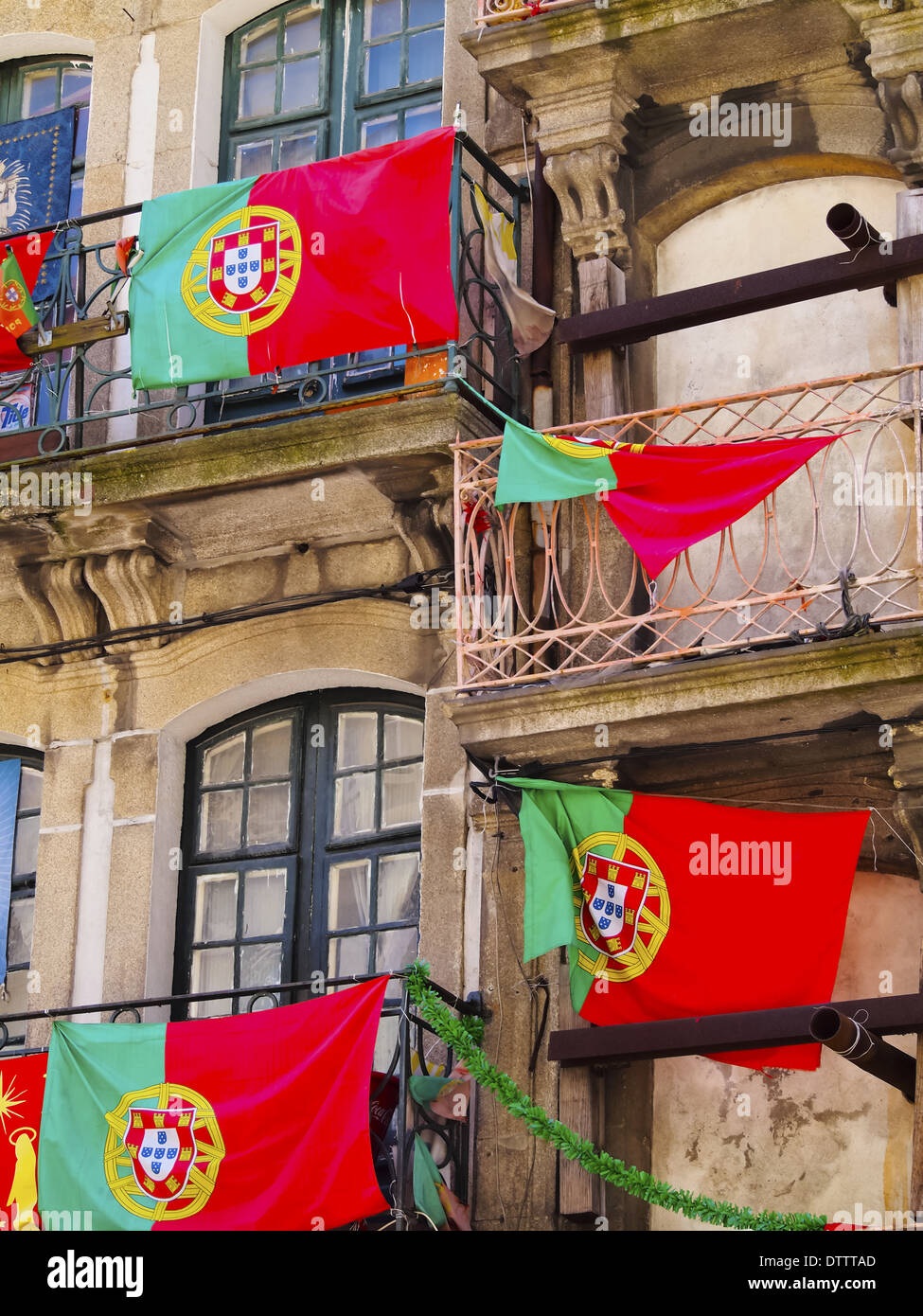 Portuguese balconies hi-res stock photography and images - Alamy