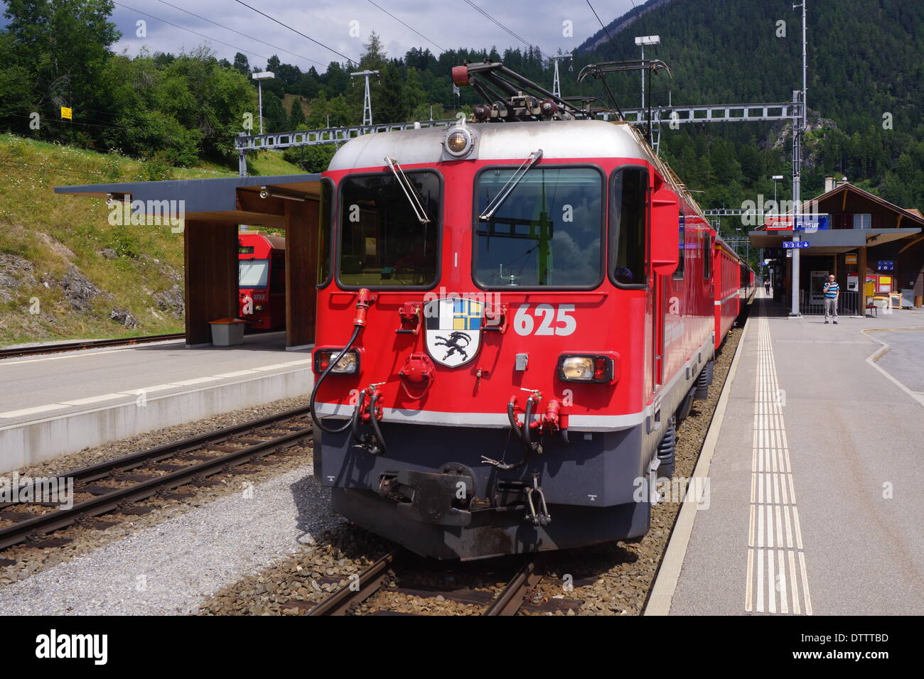 Train station filisur switzerland hi-res stock photography and images ...