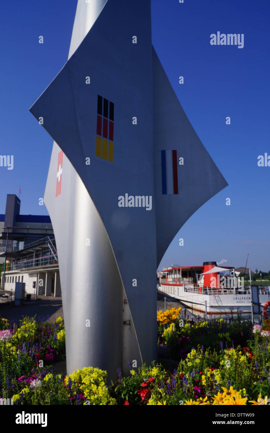 Dreilandereckskulptur hi-res stock photography and images - Alamy