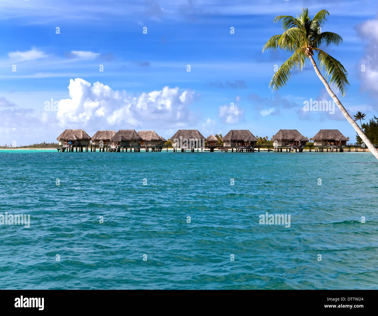 R beach huts hi-res stock photography and images - Alamy