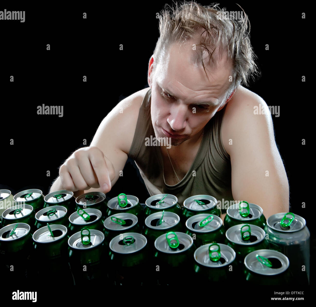 Empty beer cans hi-res stock photography and images - Alamy