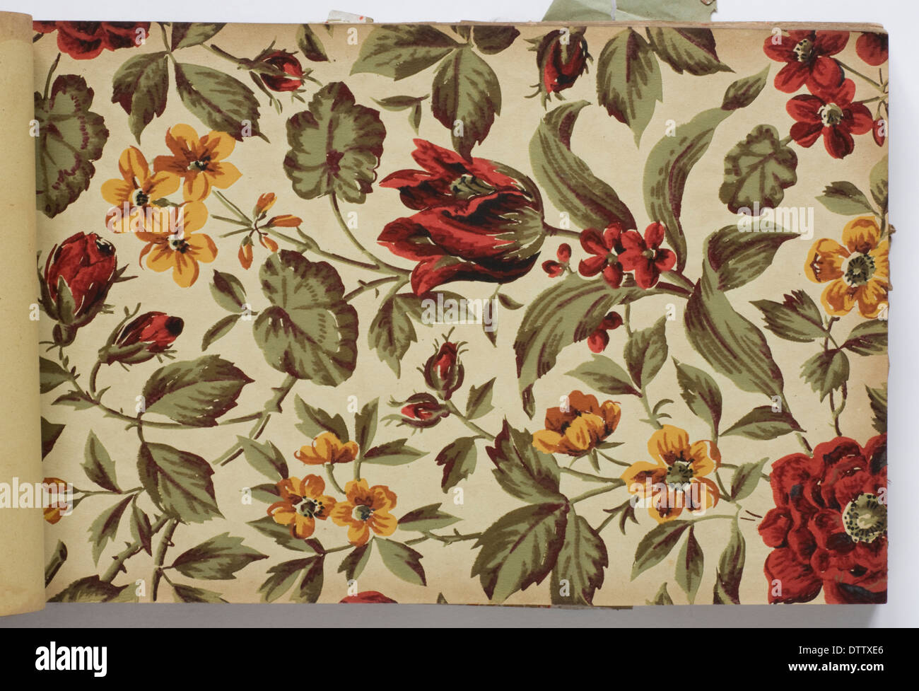 Victorian wallpaper pattern hi-res stock photography and images - Alamy